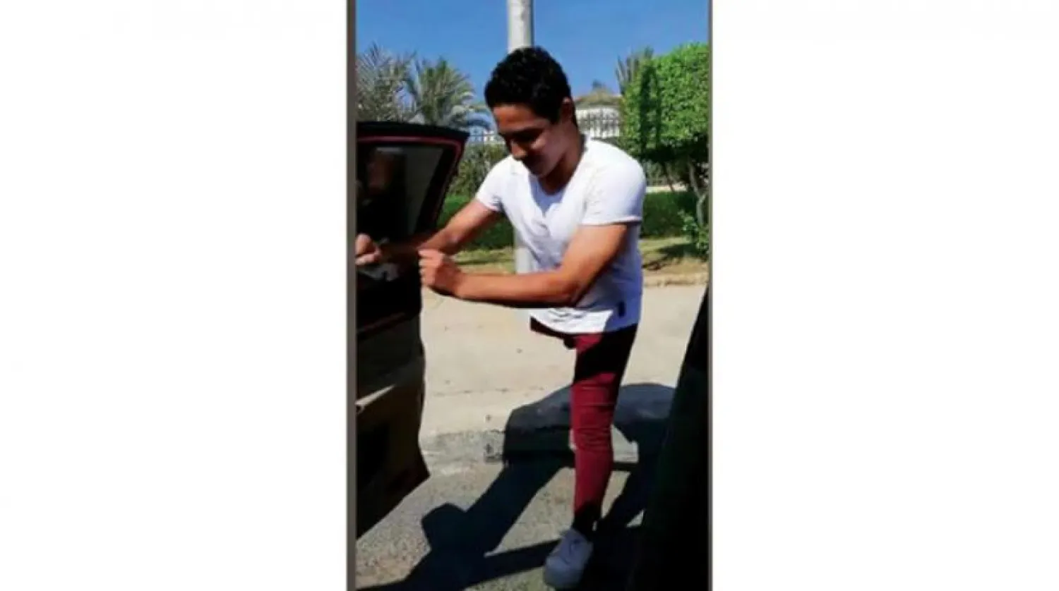 Egyptian Amputee Performs ‘Keke’ Challenge on One Foot