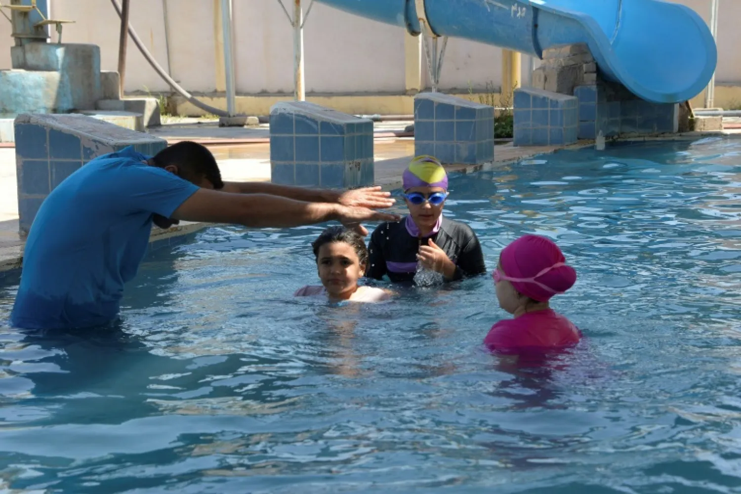 Iraqi Girls Take Up Swimming in ISIS-Free Mosul