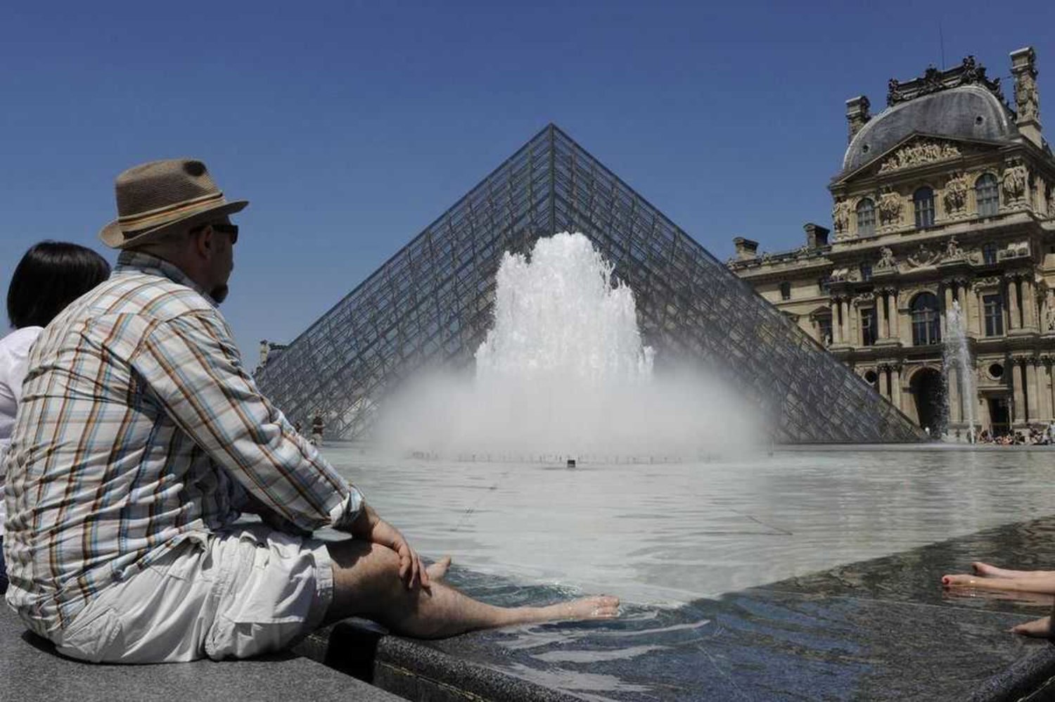 Louvre Attracts 10 Million Visitors in 2018