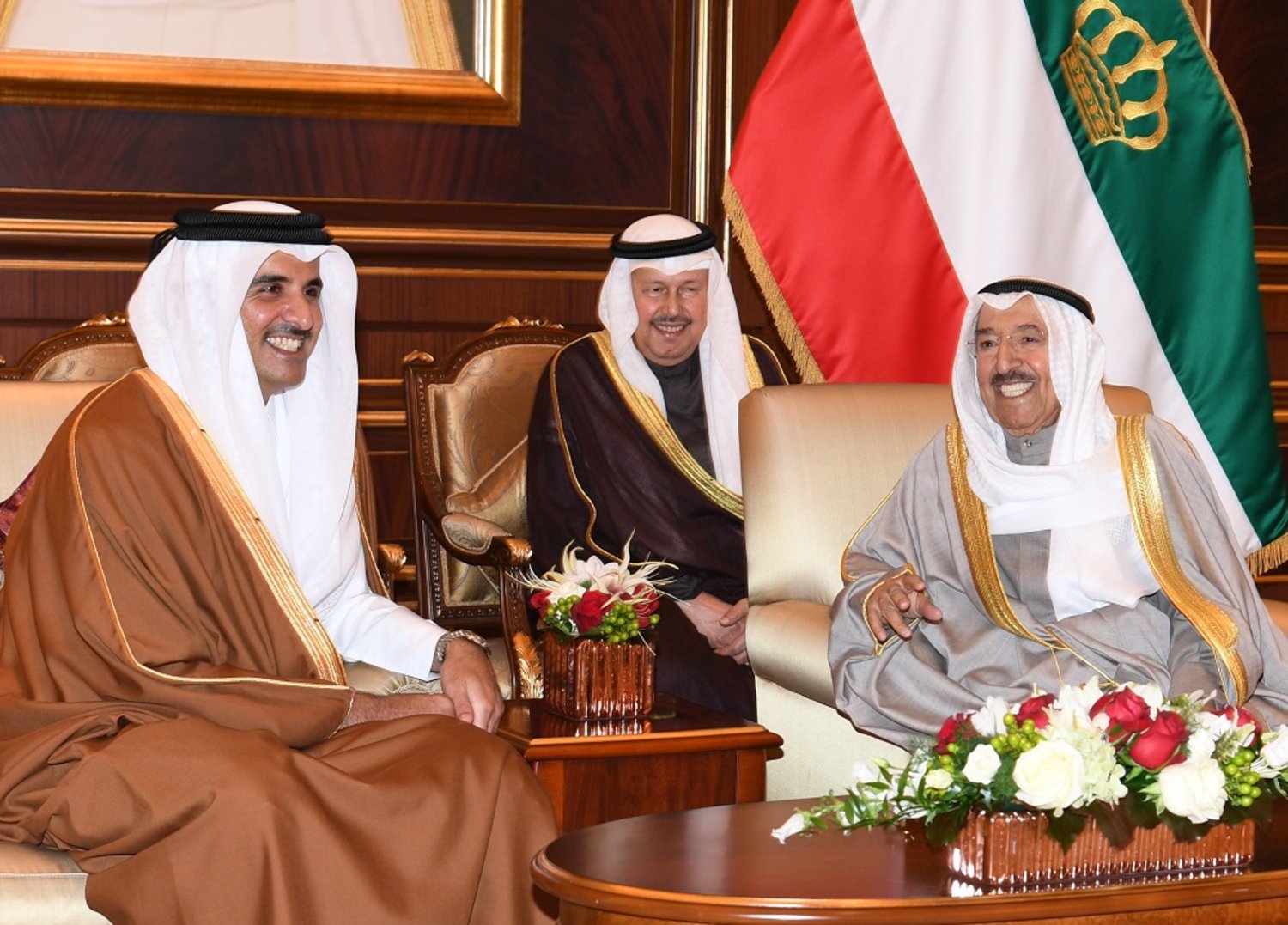 Qatar Emir Lands in Kuwait for Talks with Sheikh Sabah