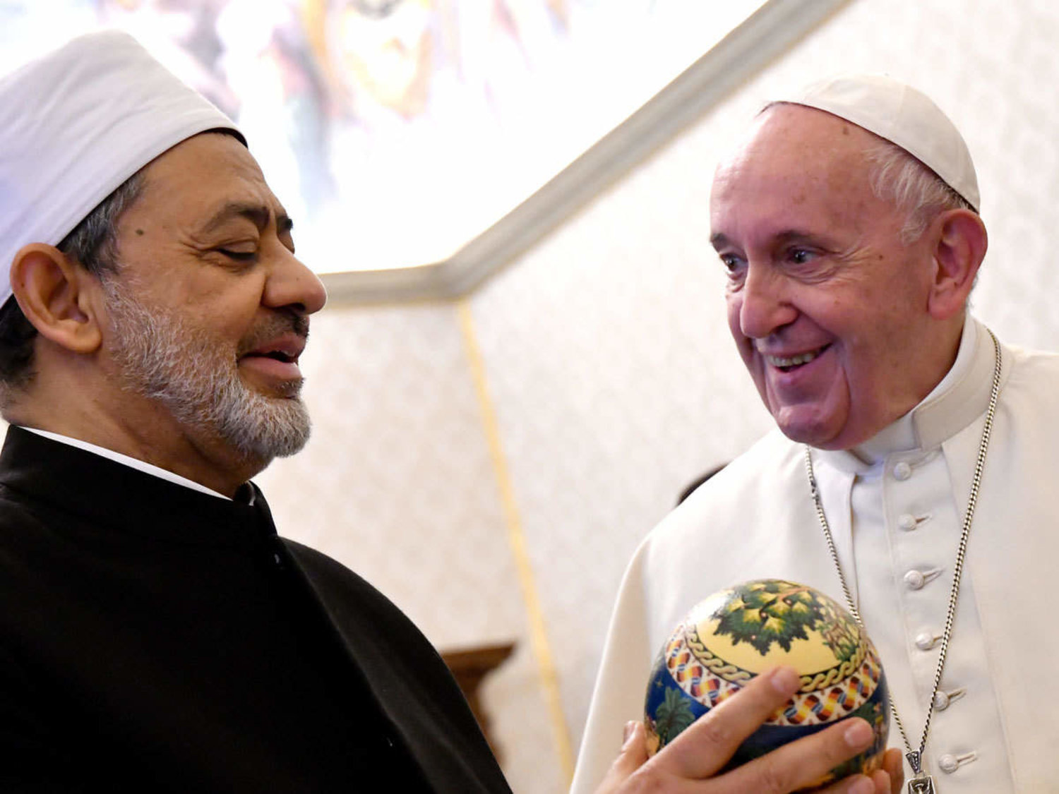 Pope Francis, Al-Azhar’s Grand Imam Confirm Continued Cooperation to ...