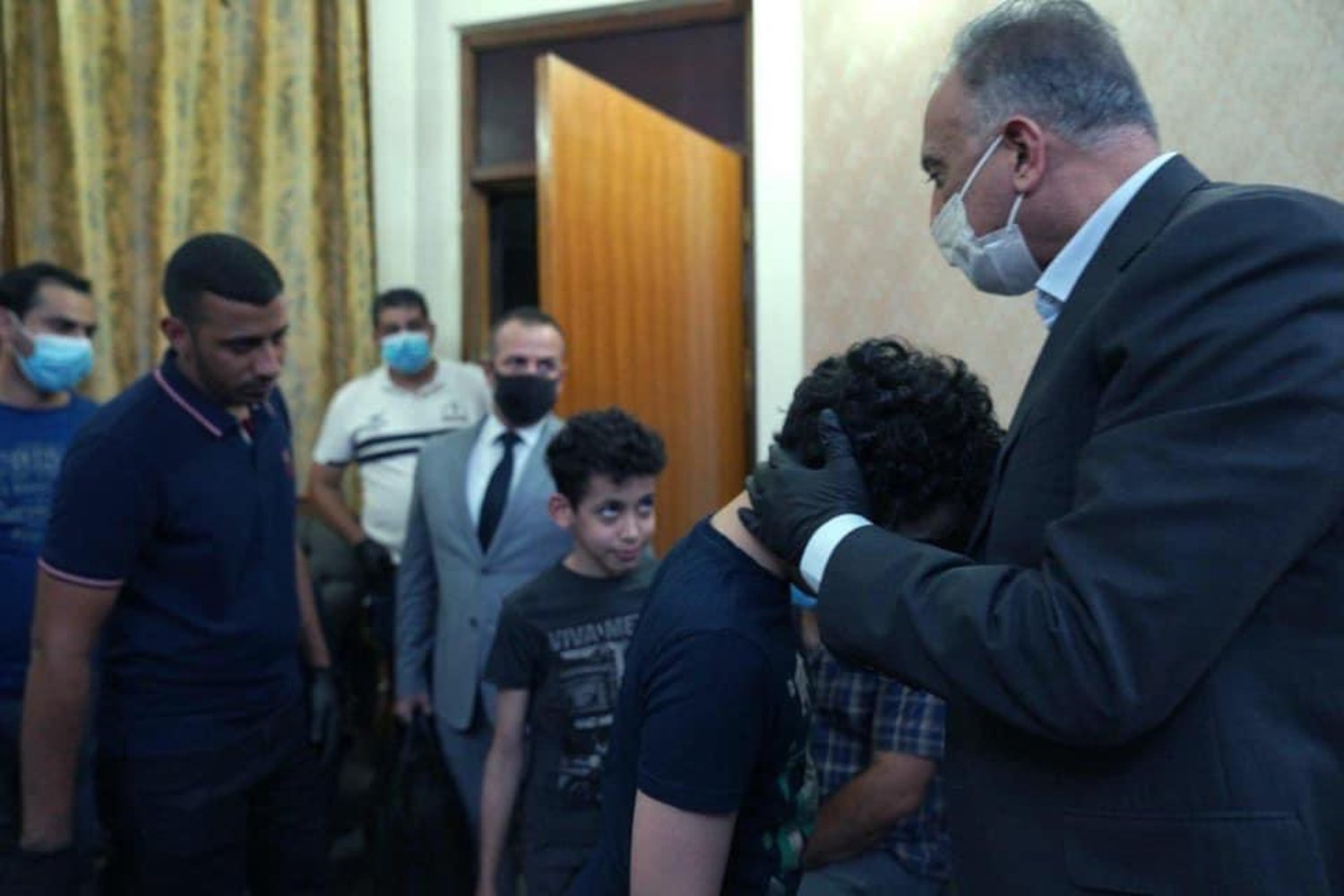 Iraq PM Pays Respects to Hashemi's Family, Calls Him 'Hero'