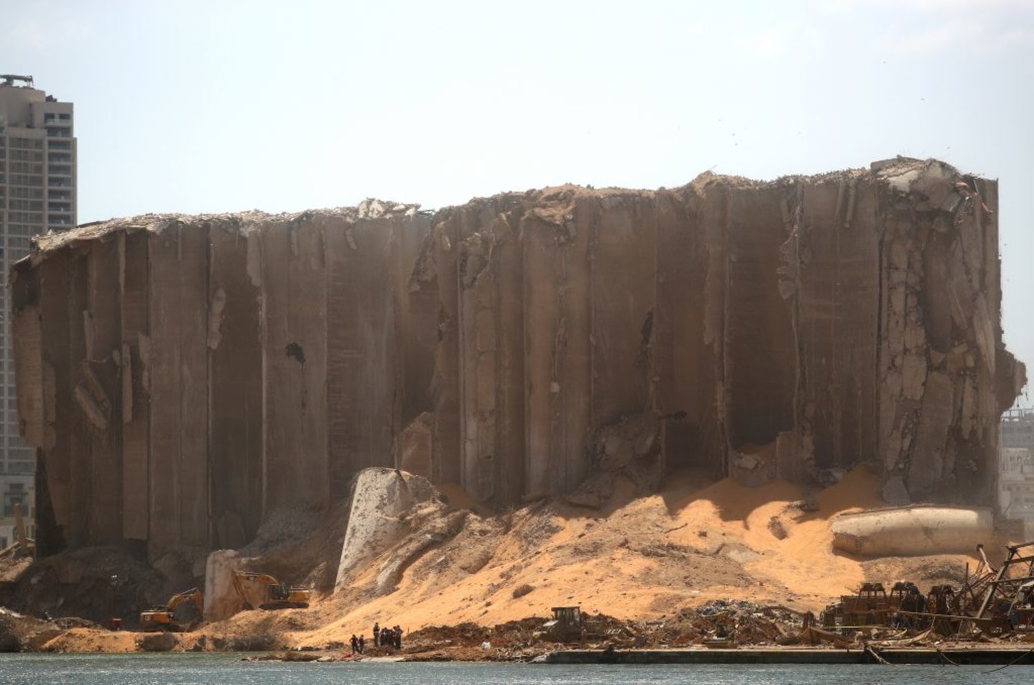 Kuwait to Rebuild Lebanon's Only Large Grain Silo After Blast