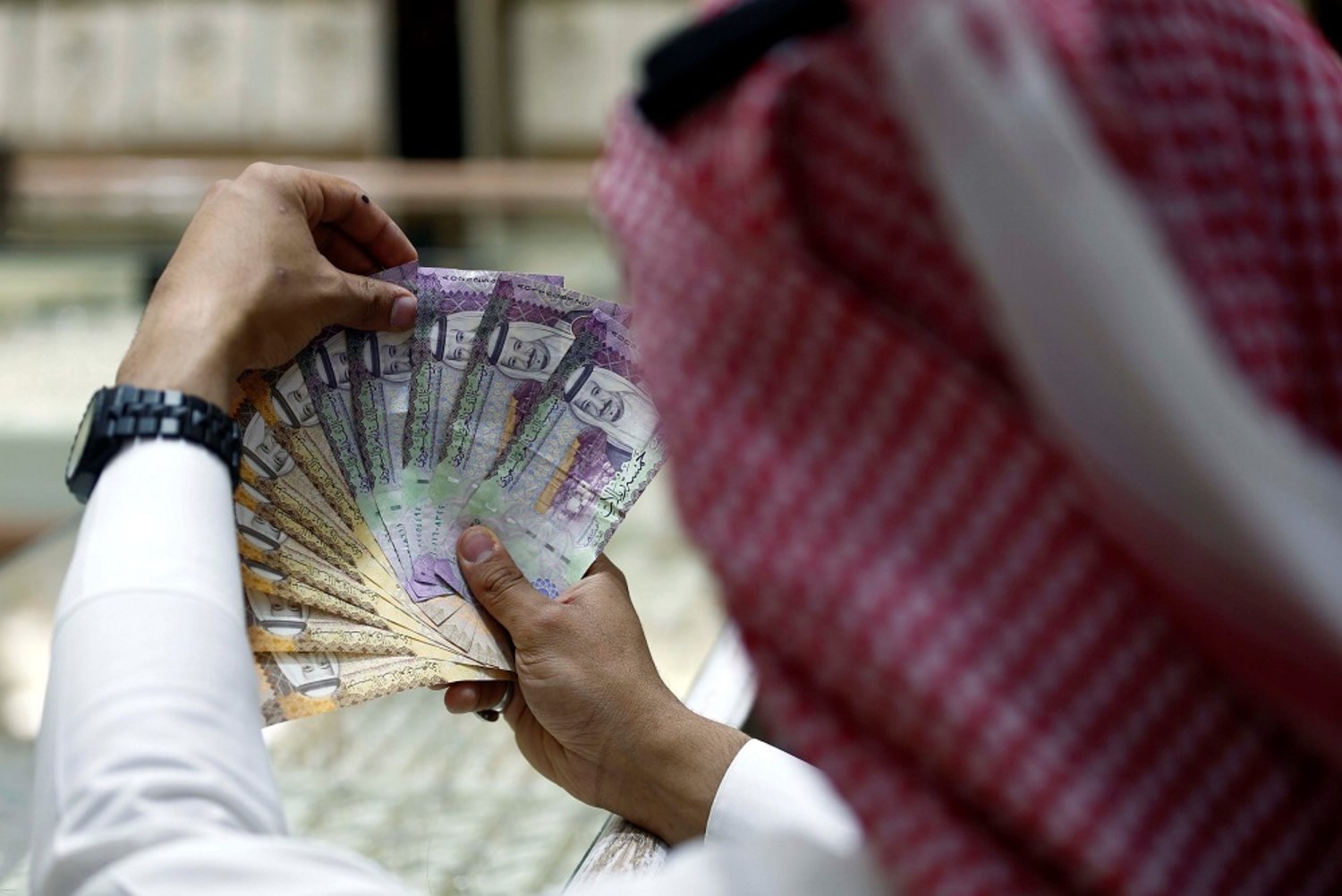 Saudi Arabia Sentences 4 People to 28 Years in Jail for Money Laundering