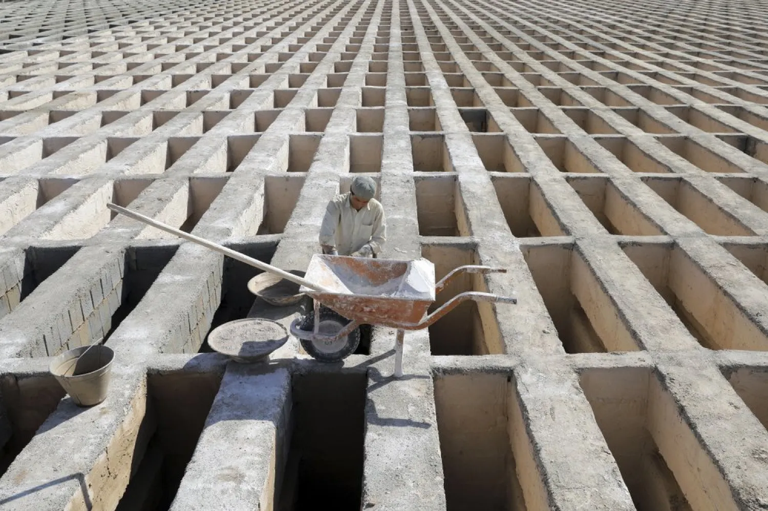 Iran: A Massive Cemetery Struggles to Keep up With COVID-19