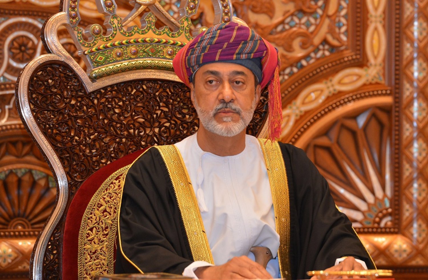 Sultan of Oman Appoints Chiefs of Staff, Navy, Air Force