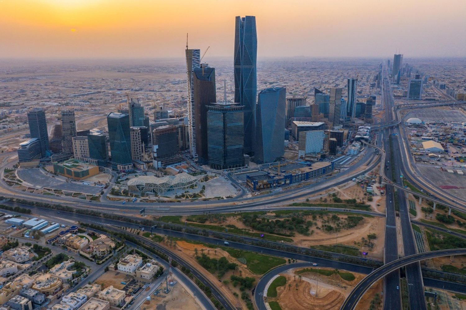 Adeer Real Estate Puts Heteen Palaces up for Auction