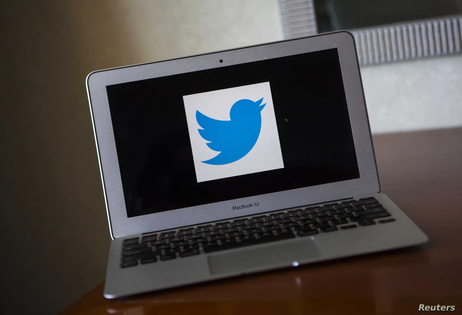 Twitter Tests New Feature for Sending, Receiving Money