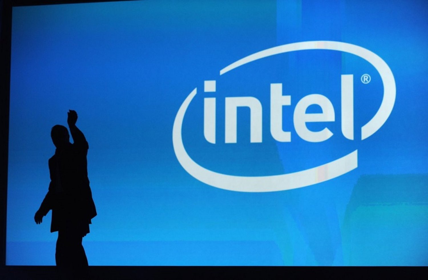 Intel to Build Qualcomm Chips, Aims to Catch Foundry Rivals by 2025