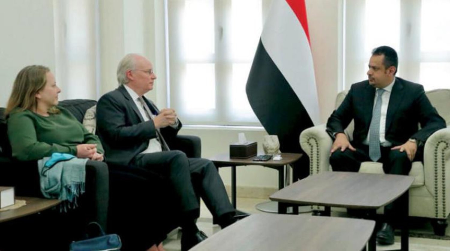 Yemeni PM, US Envoy Discuss Consequences of Houthi Escalation