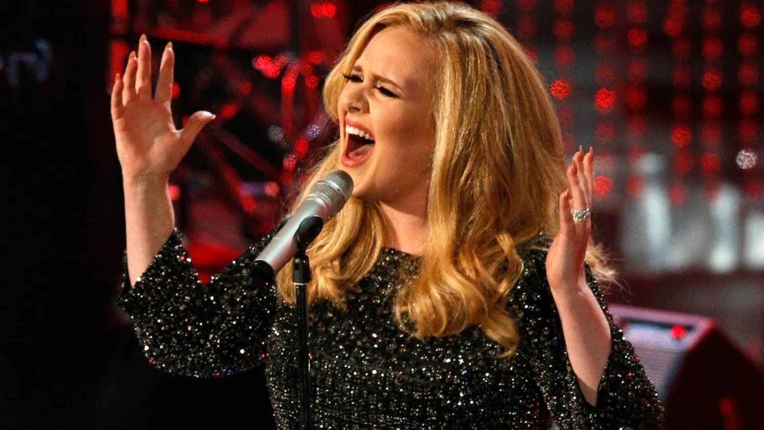 Adele Announces Tracklist for Upcoming Album "30"