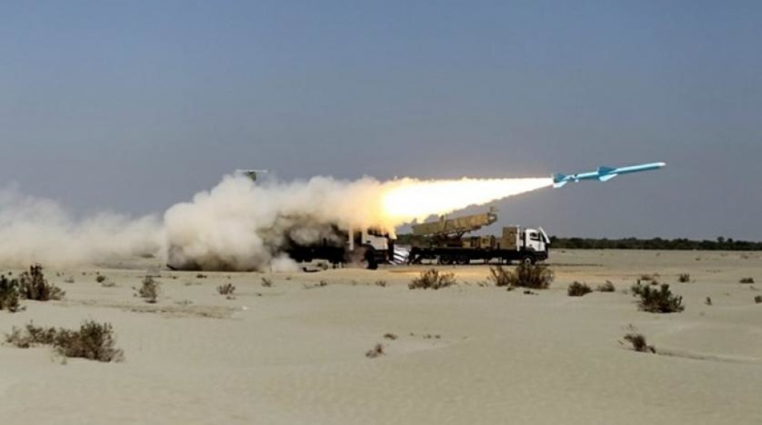 IRGC Fires Cruise Missiles in Military Exercise