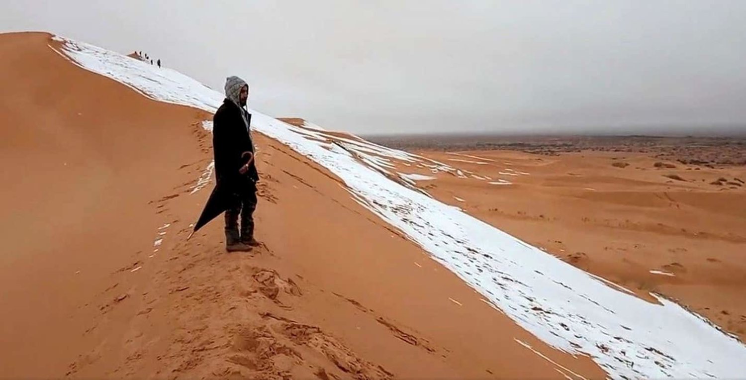 Snow Covers Algeria’s Desert as Temperature Plunges