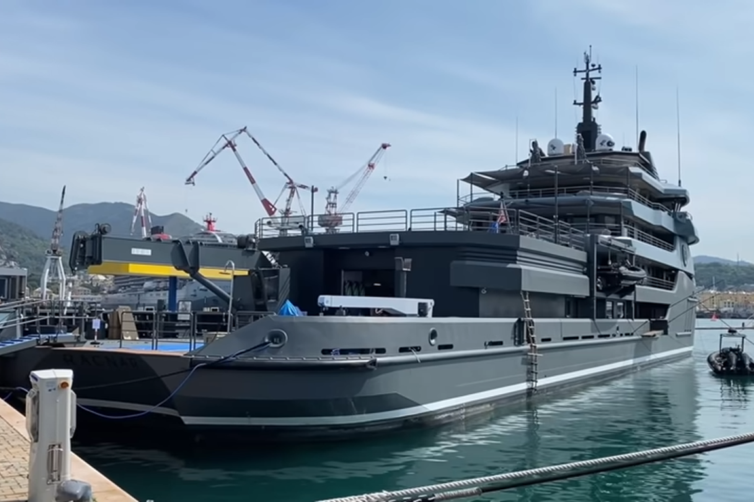 Mazot satılmayan Rus oligarka ait lüks yat, Norveç'ten ayrılamıyor