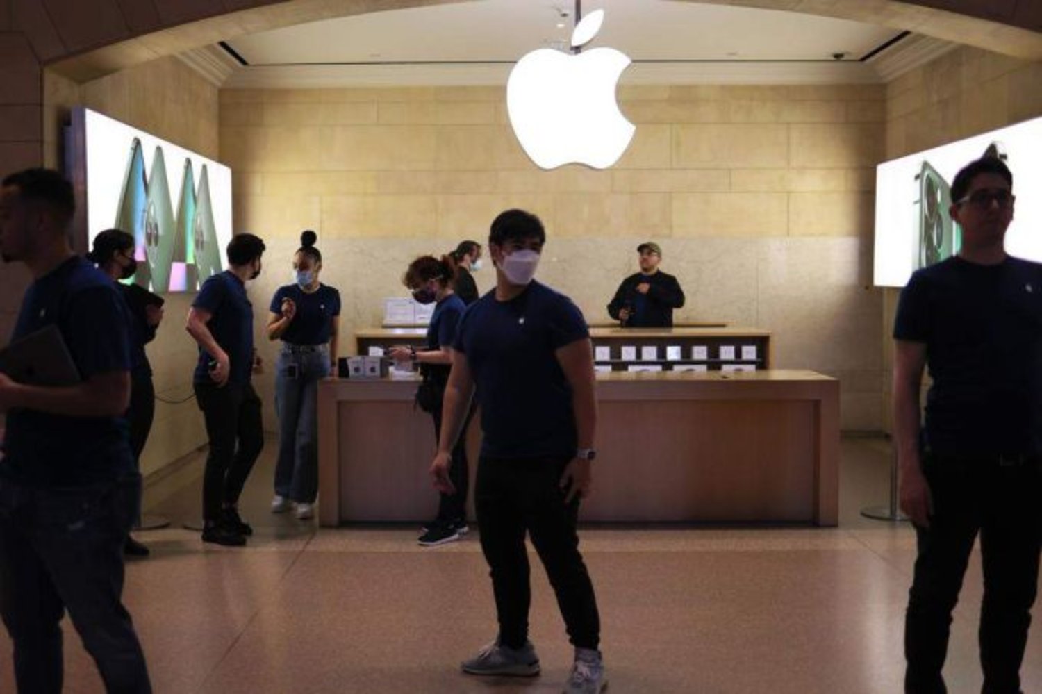 ABD'de Apple çalışanları, şirkete karşı ilk sendikayı kurmak için imza ...