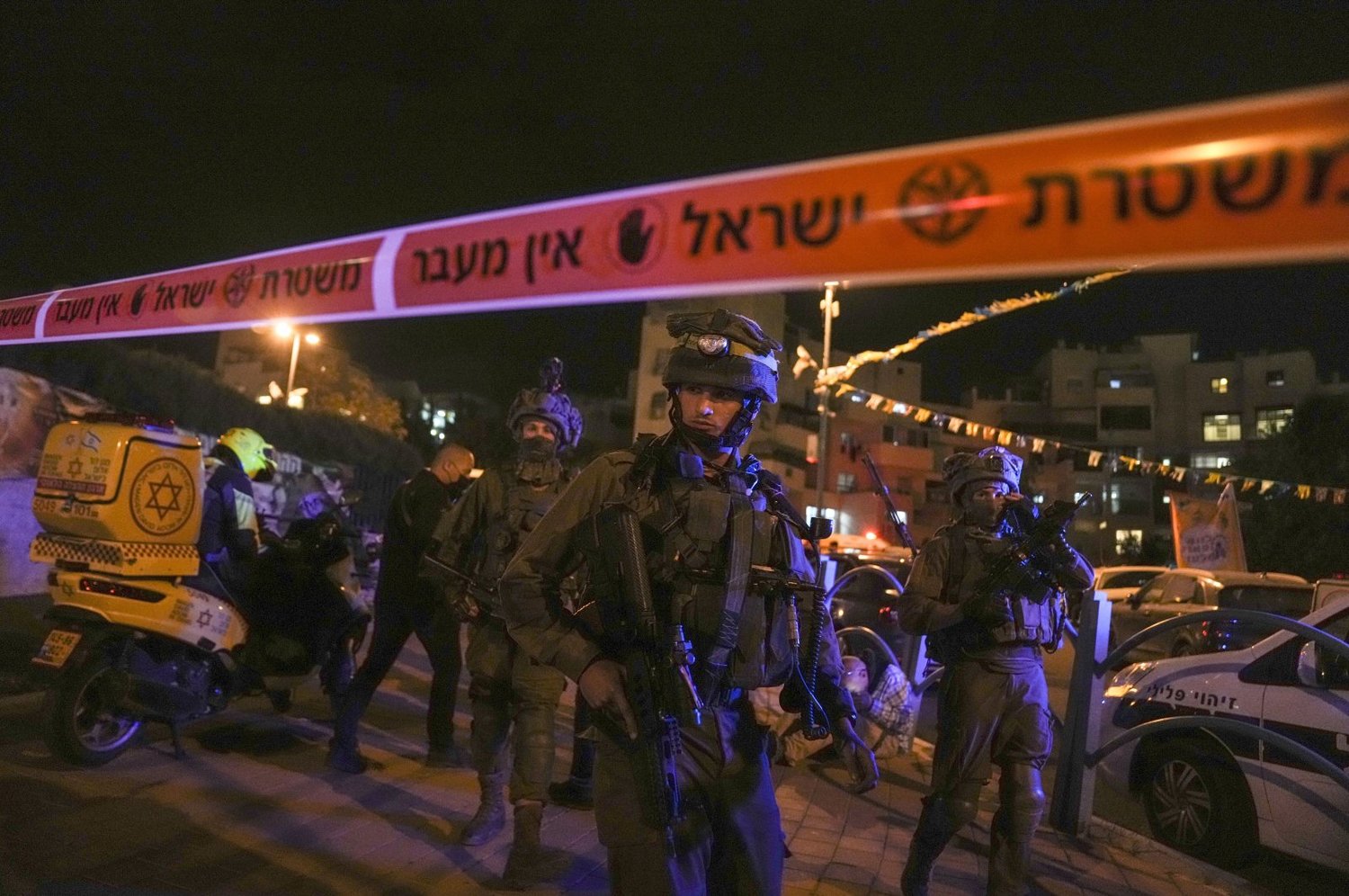 Israel Launches Manhunt after Deadly Attack in Elad