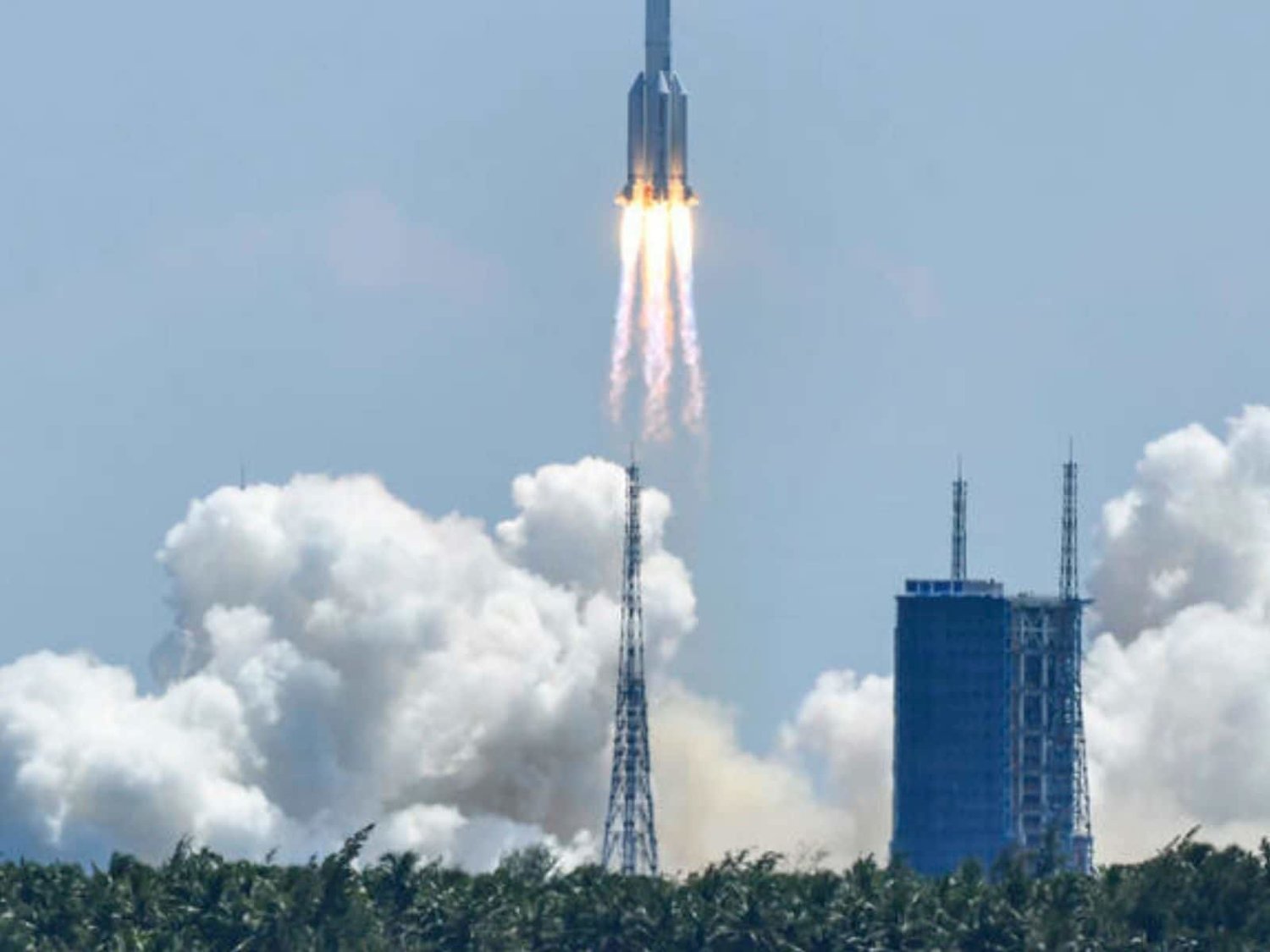 Chinese Booster Rocket Makes Uncontrolled Return to Earth