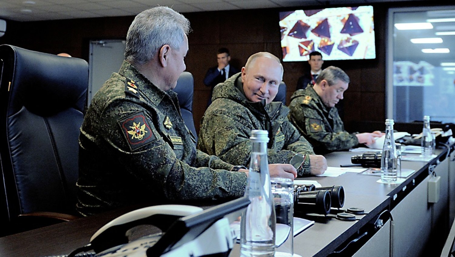 Smiling Putin Inspects Big Far East Military Drills