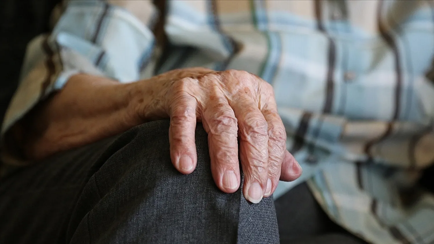 Araştırma: Erkekler biyolojik olarak kadınlardan hızlı yaşlanıyor