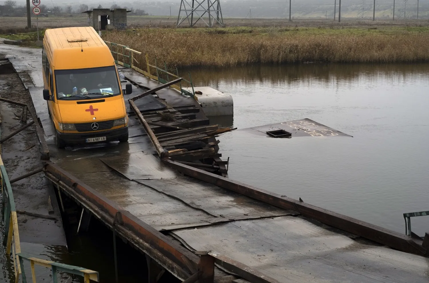 Ukraine Urges Civilians to Leave Liberated Areas for Winter