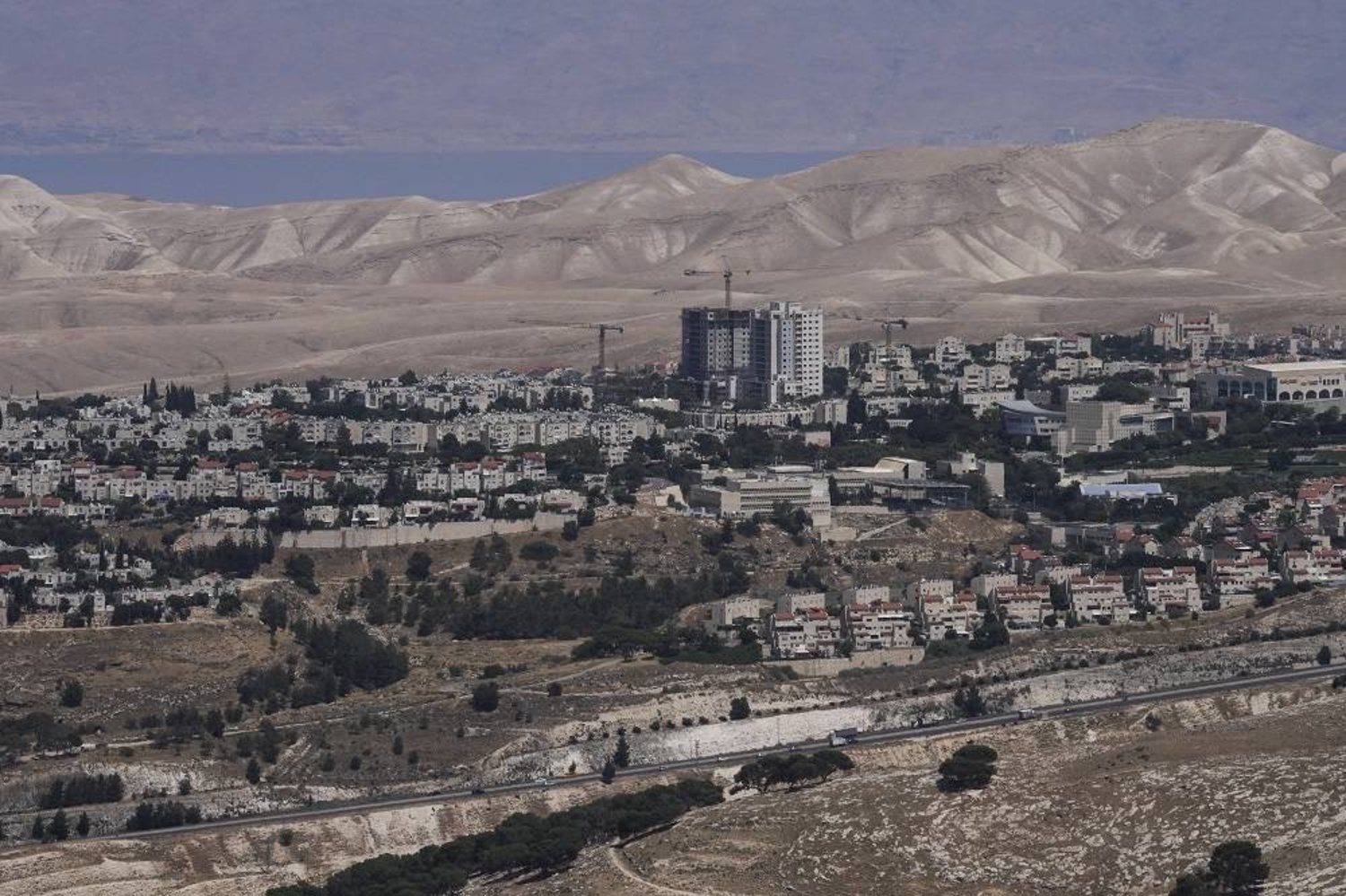 Top Minister Says Israel to Keep Promoting Settlements Despite US Concern