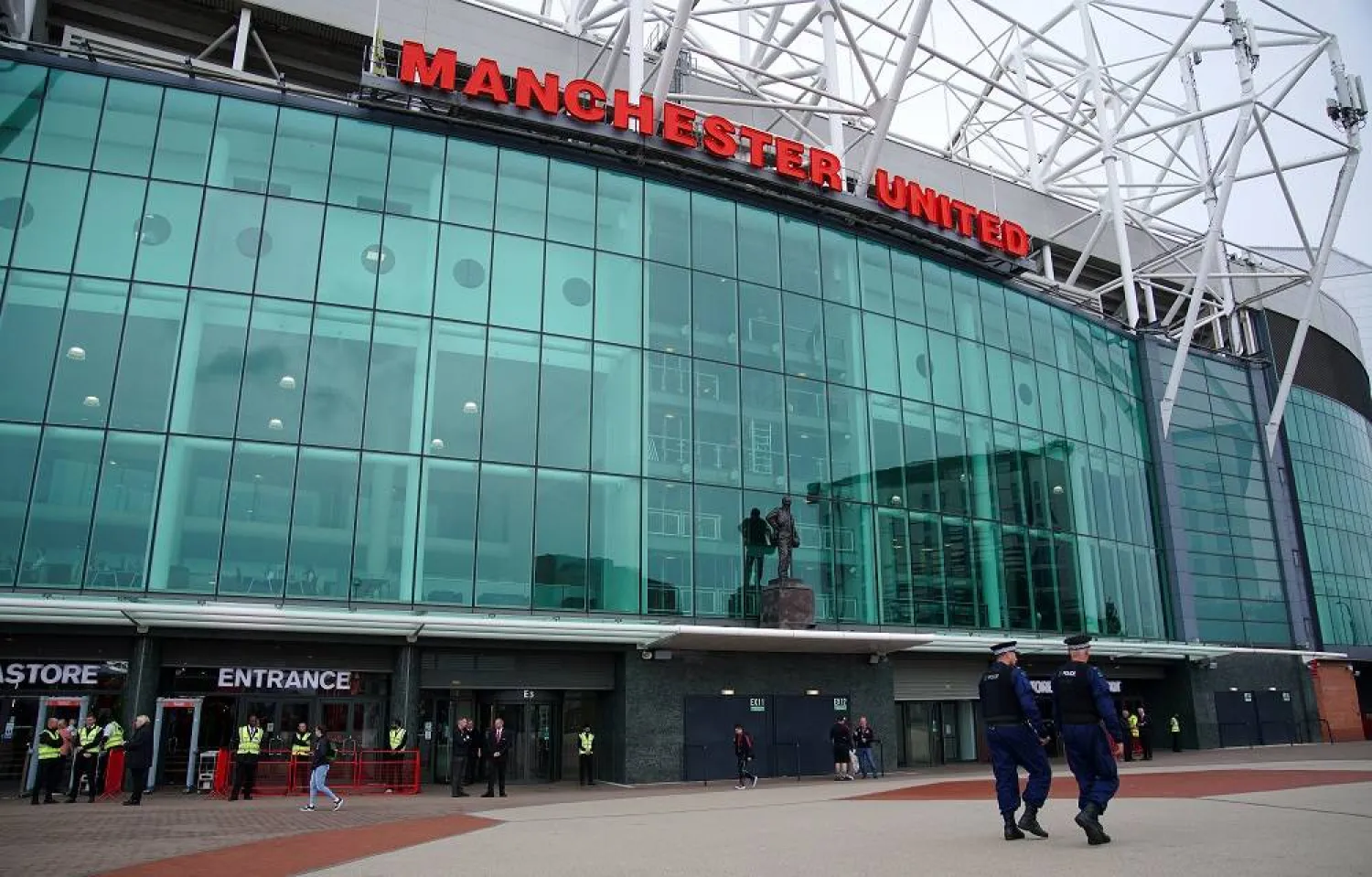 Manchester United Raises Annual Forecast amid Champions League Return