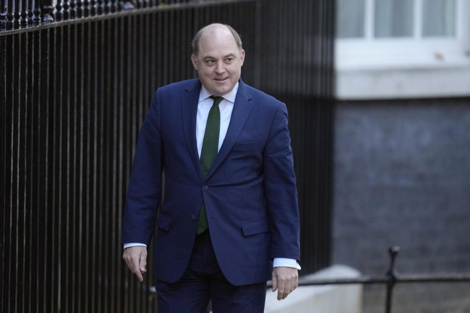 Birleşik Krallık Savunma Bakanı görevden ayrılacağını açıkladı