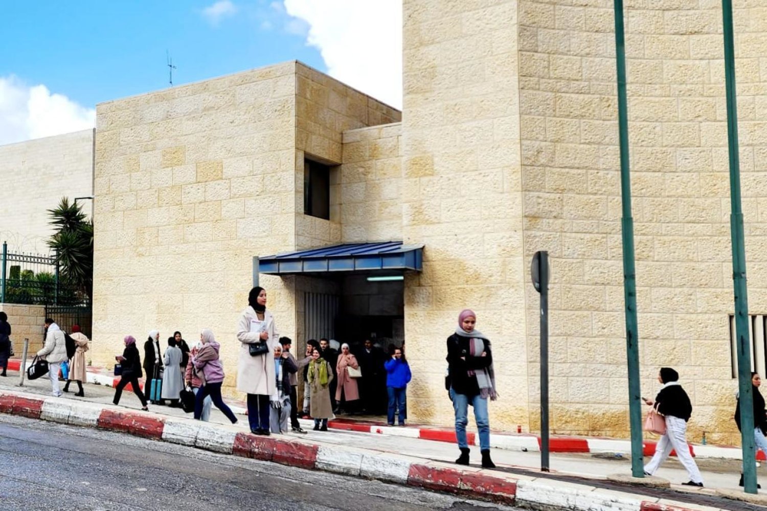 Gazze’deki esir İsraillilerin aileleri uluslararası toplumdan yardım ...