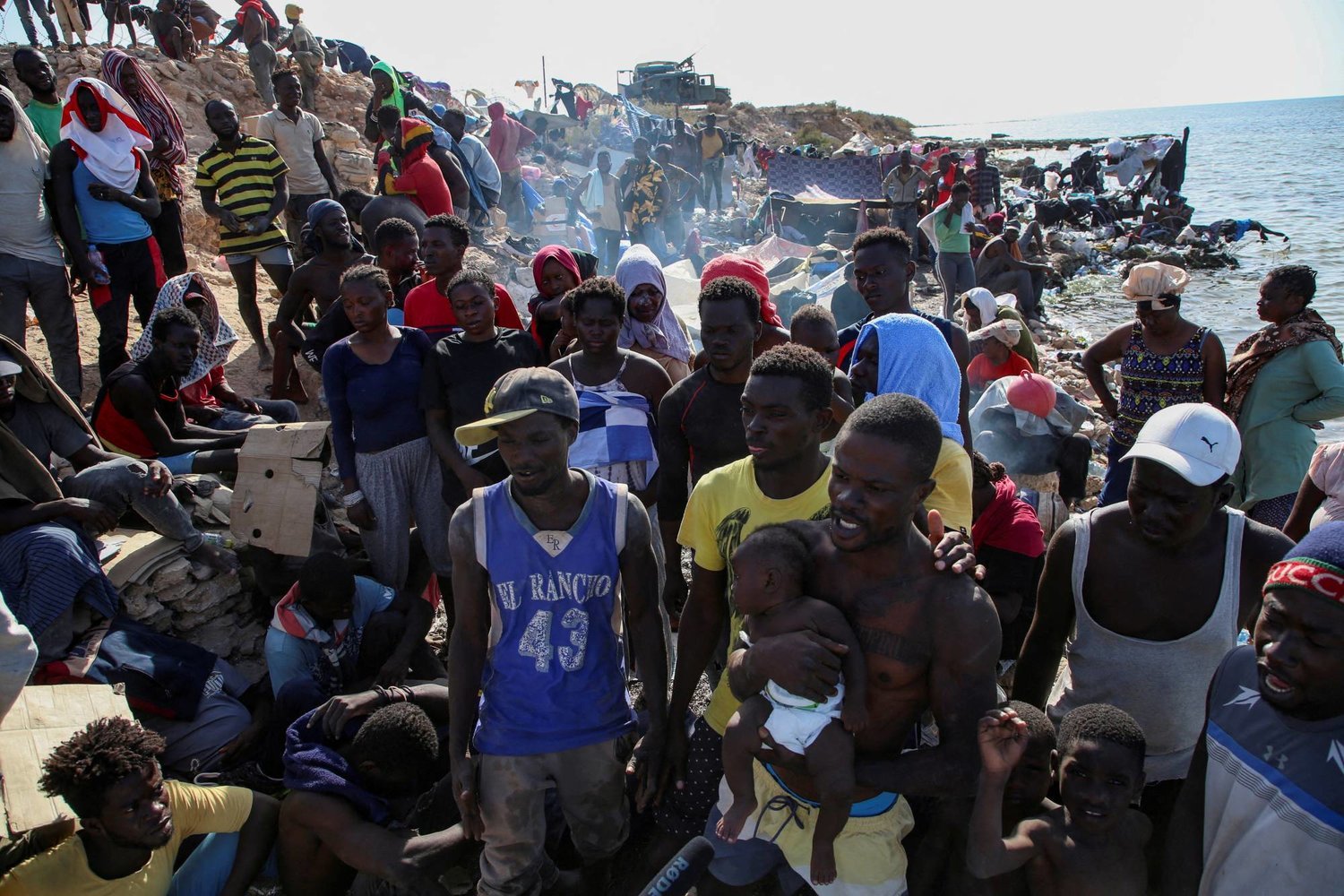 400 göçmen Tunus-Libya sınırında mahsur kaldı