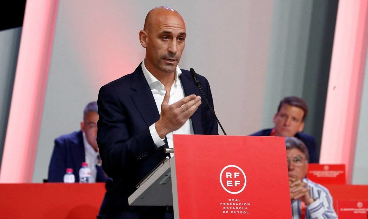 Spanish Kiss Furore: Soccer Chief’s Mother Starts Hunger Strike Over ...