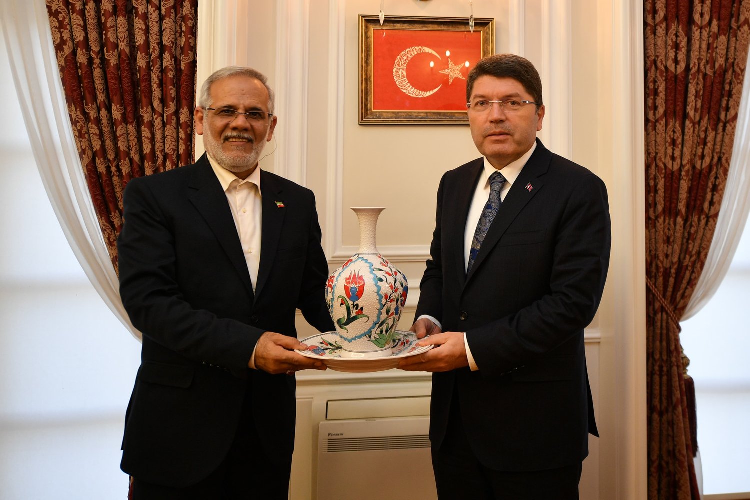 Adalet Bakanı Tunç, İran Adalet Bakan Yardımcısı Jalalian'ı kabul etti