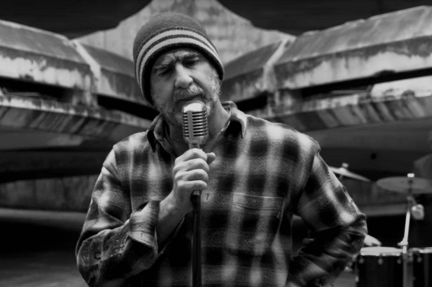 Eric Cantona turneye çıkıyor: "The Rolling Stones ön grubum olabilir"