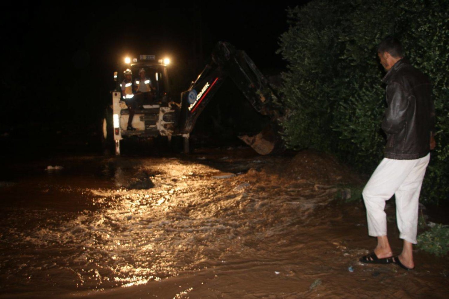 Yağmur sezonunun başlaması, İdlib’deki kamplar için zorlu bir kışın ...