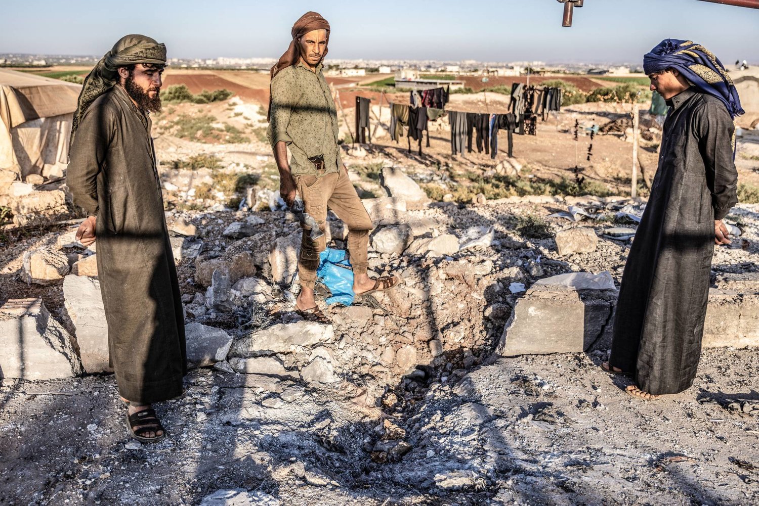 Syrian Special Forces Conduct Parachute Drills with Russian Aircraft