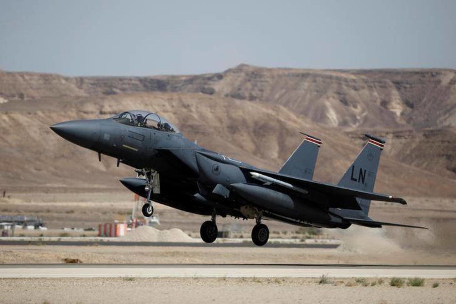 US Fighter Jets Arrive in Middle East to Enhance Air Operations