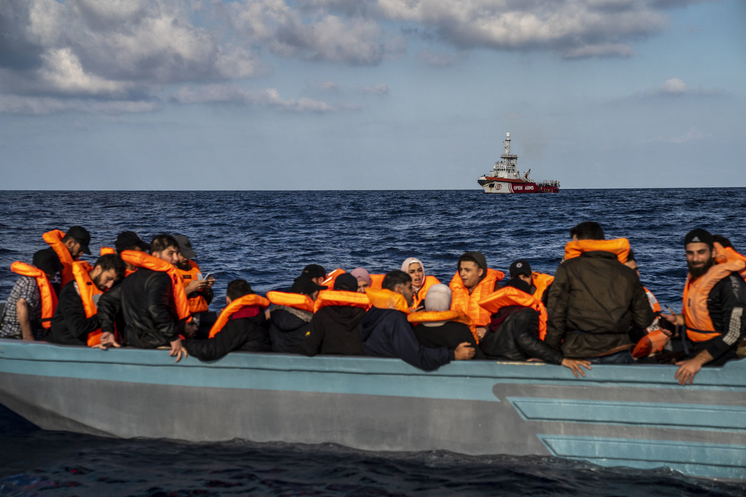 Open Arms, açık denizlerde 178 göçmen kurtardı