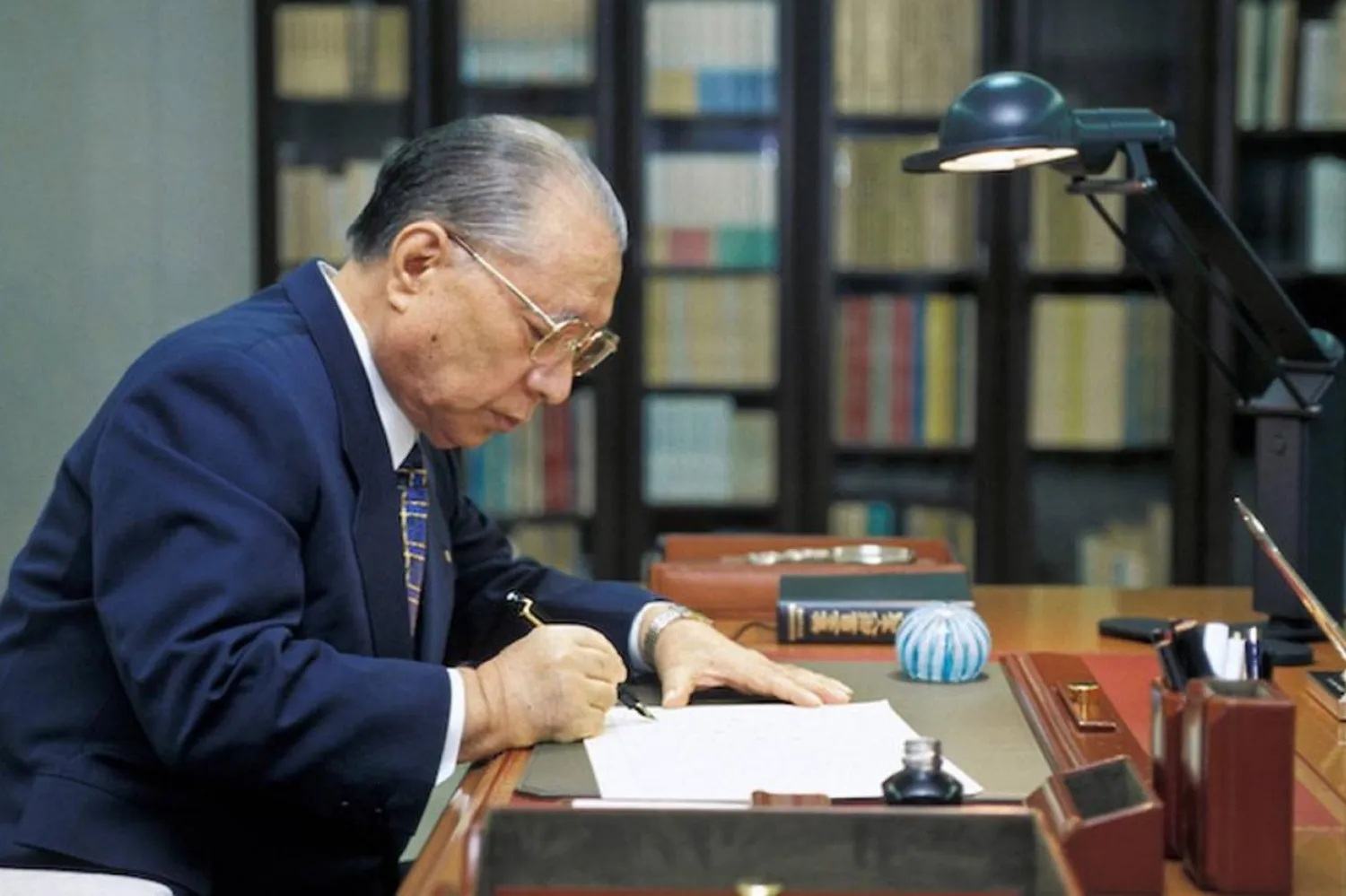 Barış Manço'nun meşhur Japonya konserine ev sahipliği yapan tarikat ...