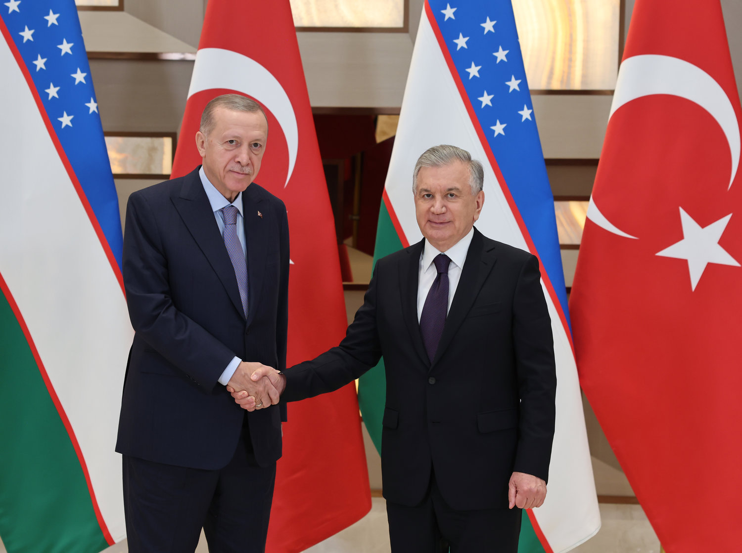 Cumhurbaşkanı Erdoğan, Özbekistan Cumhurbaşkanı Mirziyoyev ile görüştü