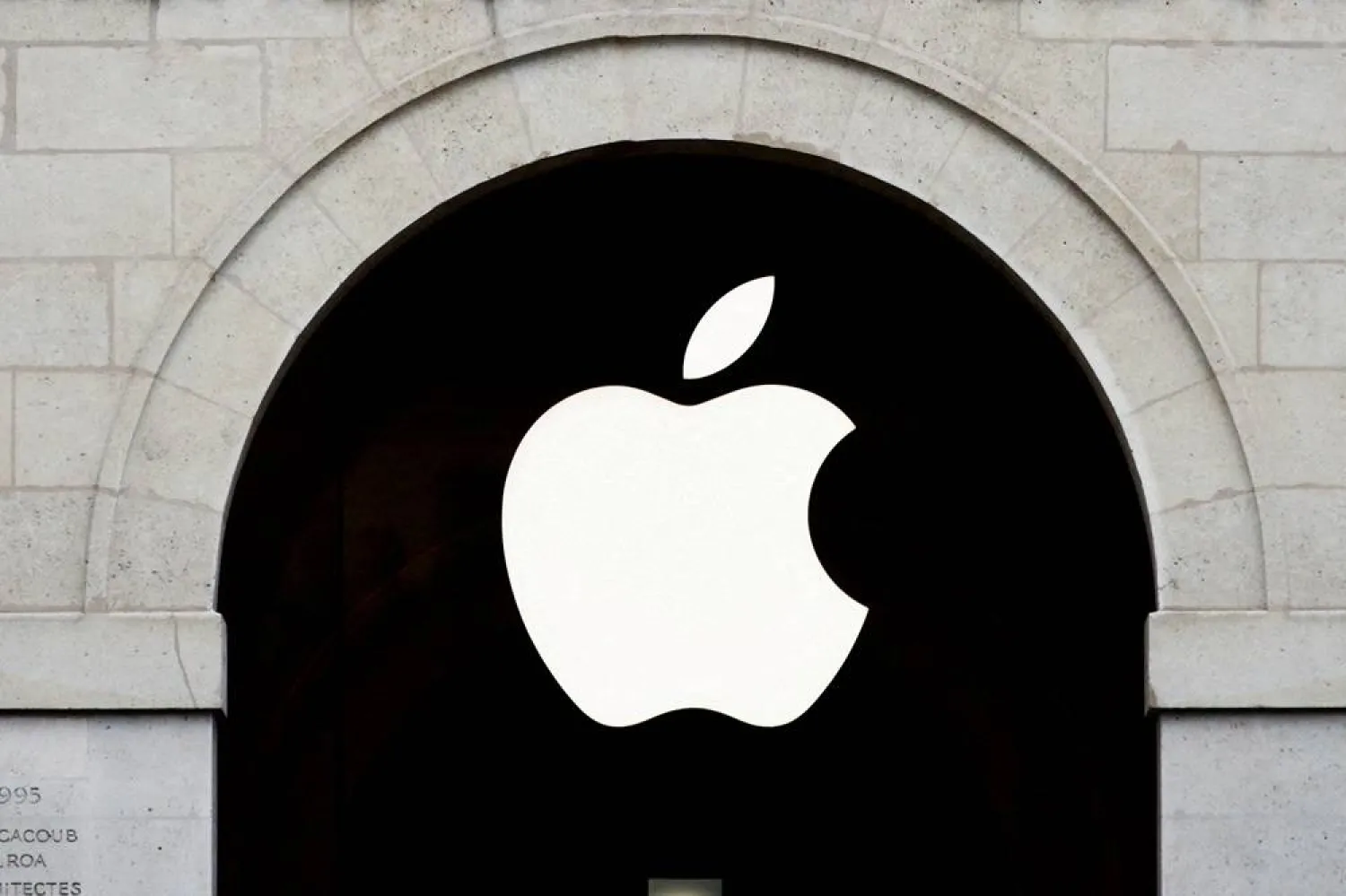 Apple to Halt Us Sales of Series 9, Ultra 2 Smartwatches on Patent Dispute