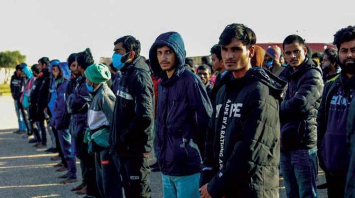 Libya'daki göçmenler, olumsuz hava koşullarına rağmen Avrupa kıyılarına ...