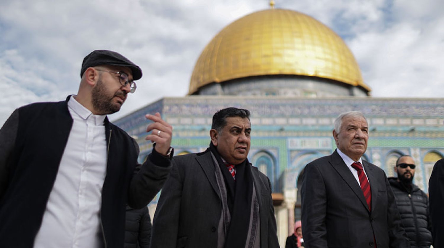 İngiltere'nin Müslüman Devlet Bakanı Lord Ahmed, Mescid-i Aksa'yı ...