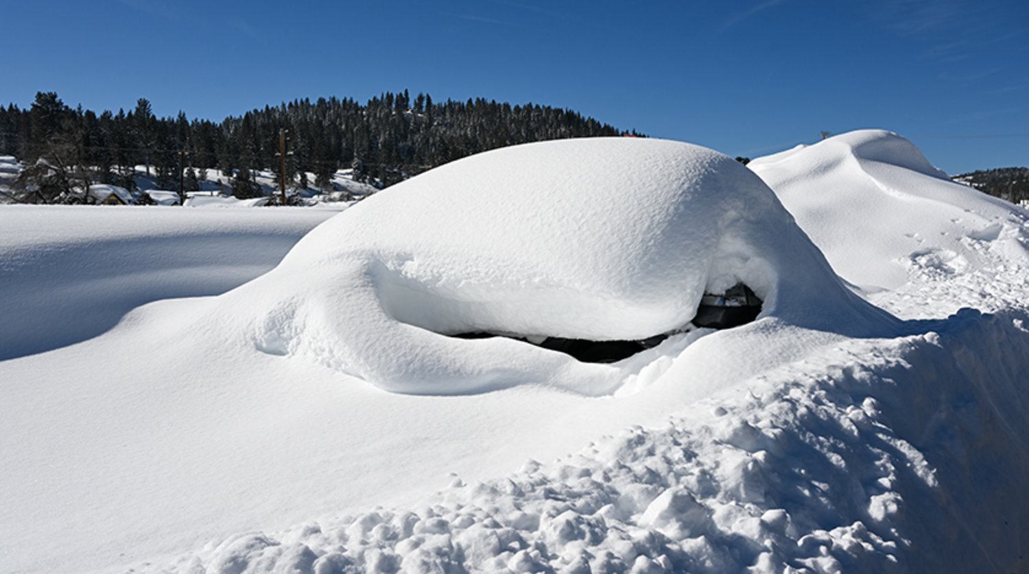 ABD'nin California eyaletinde kar fırtınası nedeniyle olağanüstü hal ...