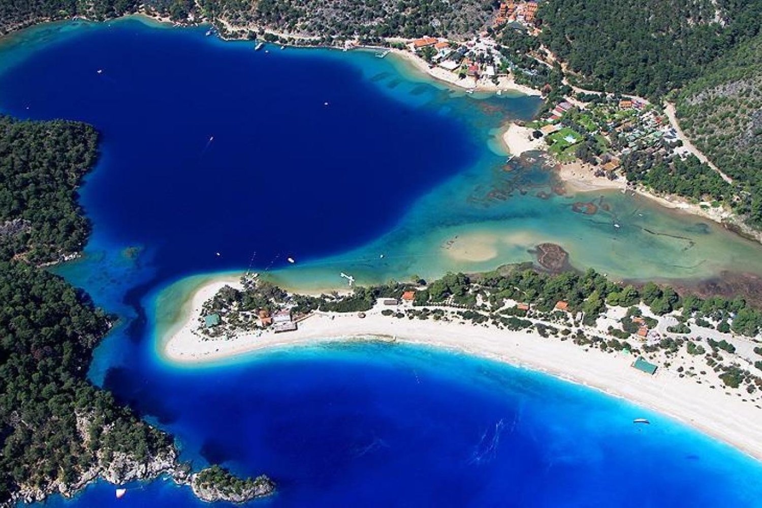 CNN, 'Depremler Türkiye'de turizmi nasıl etkileyecek?' sorusunu yanıtladı