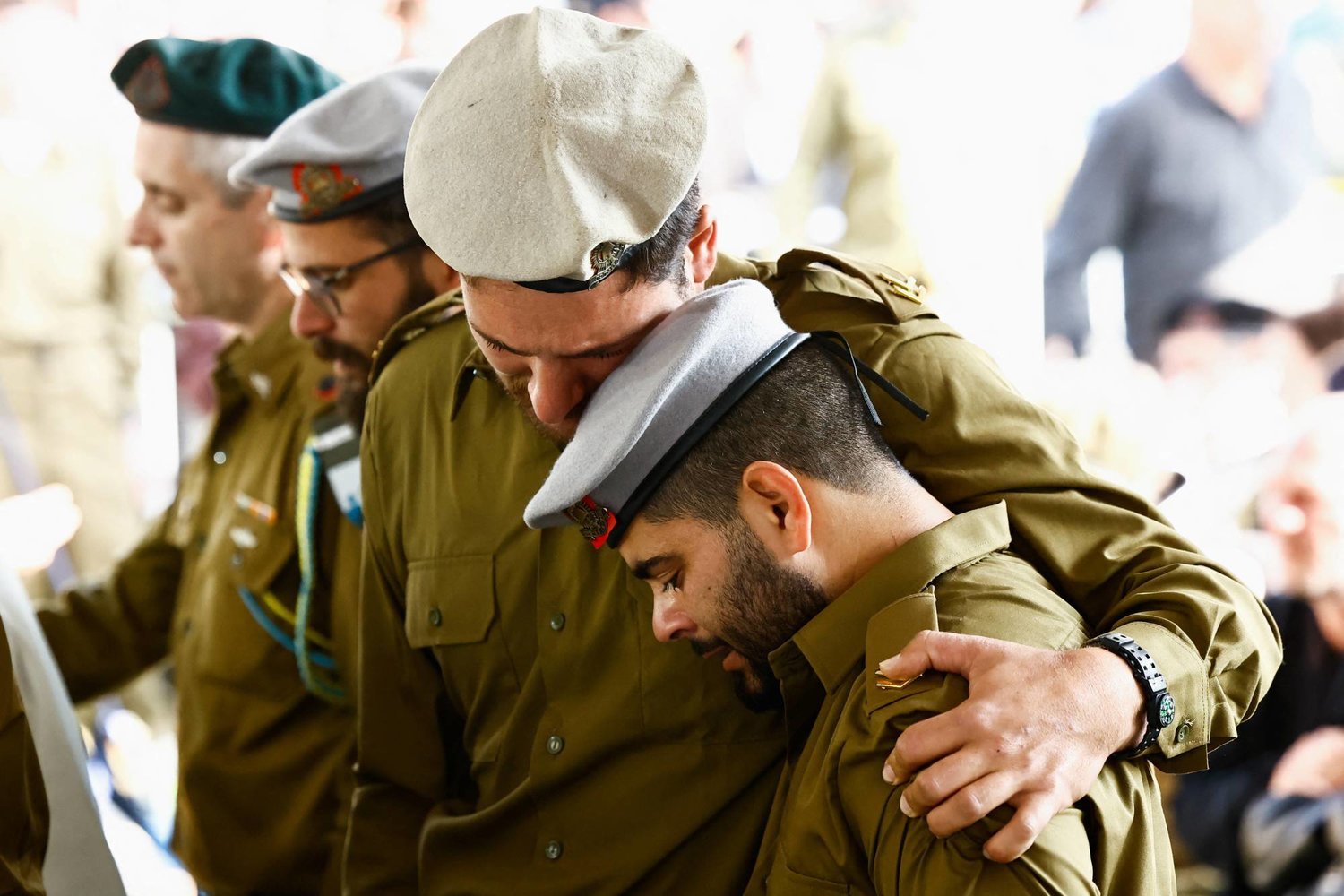 Savaş yeni bir aşamaya girerken, İsrail güçlerinin bir kısmını Gazze ...