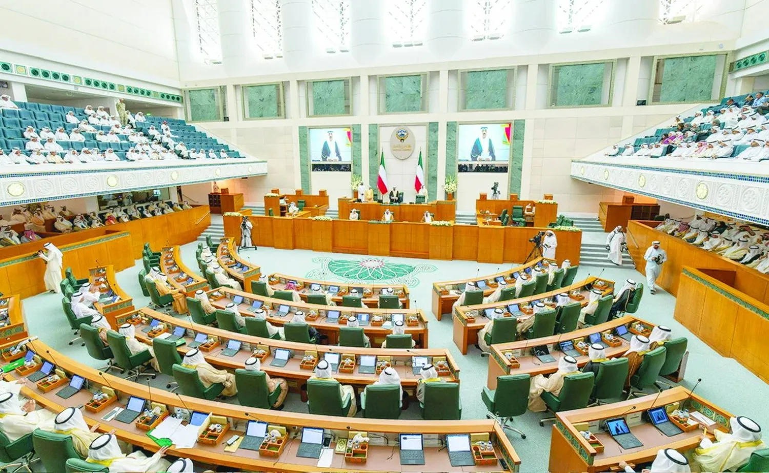 Kuveyt’te yürütülen soruşturma kapsamında bazı bakanlar ve yetkililer ...