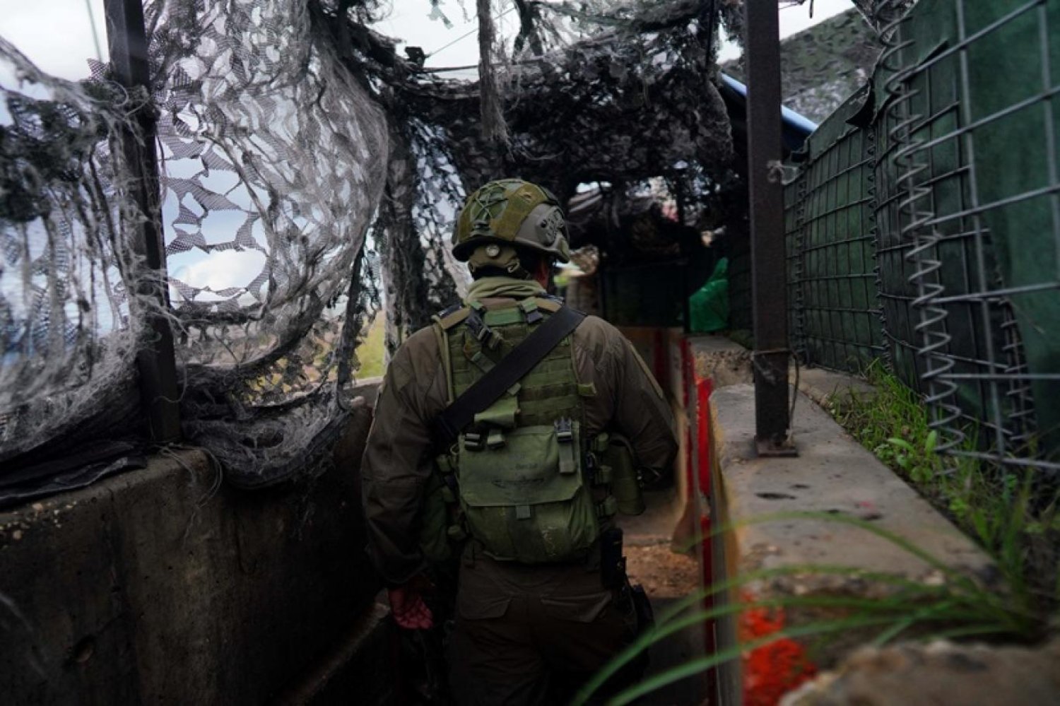 İsrail askerlerini Lübnan sınırında 68 yıllık bir kılavuz yönlendiriyor