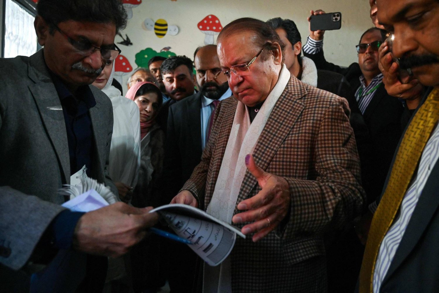 Pakistan Election Results Trickle amid Reported Win of Dozens of ...