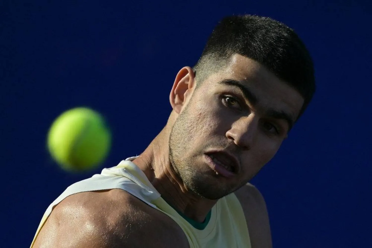 Alcaraz Beats Carabelli in Clay-Court Debut to Reach Quarterfinals of Argentina Open