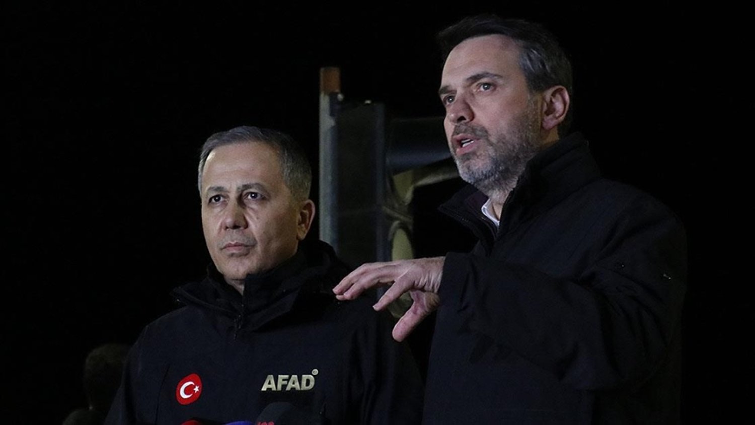 Bakan Bayraktar, Erzincan'daki maden sahasında heyelan riski nedeniyle ...