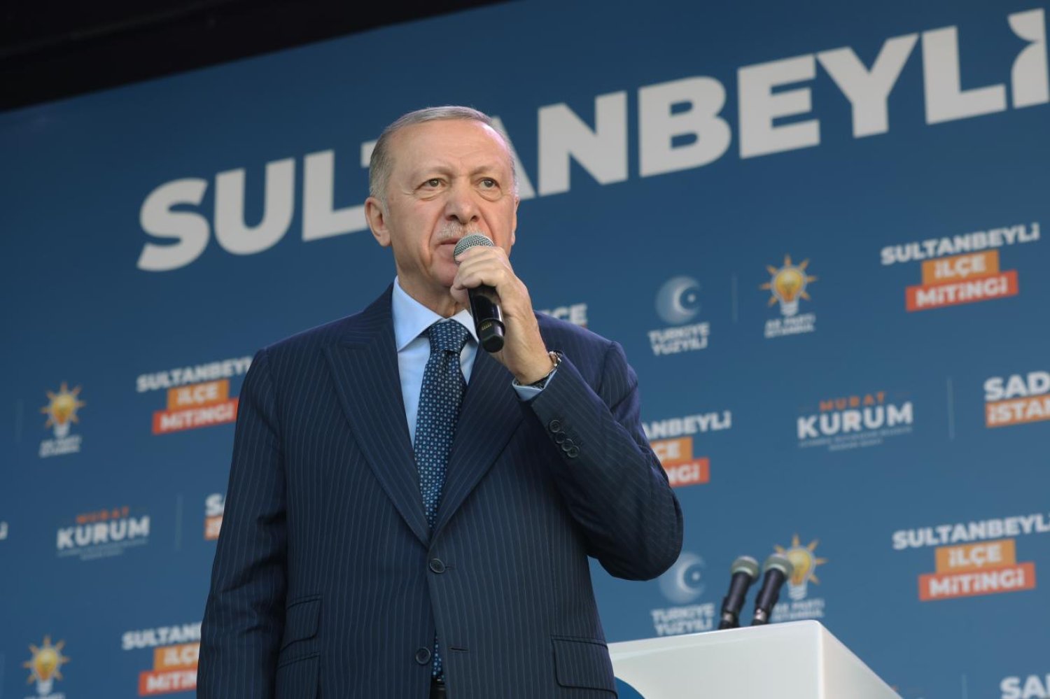 Erdoğan'dan İmamoğlu'na: Lazım olduğunda ya tatilde ya büyükelçilerle ...